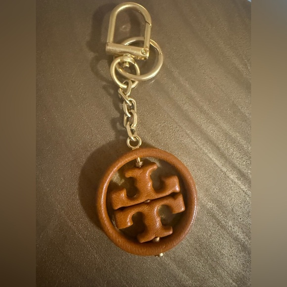 Tory Burch | Accessories | Tory Burch Gold And White Floral Key Holder ...